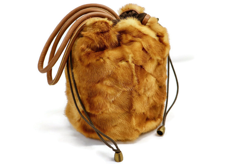 DITTRICH FURS - Mini Red Fox Fur Bucket Bag | American Jewelry & Loan