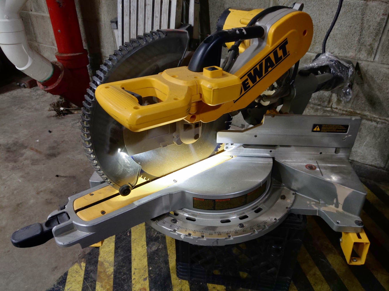 DeWalt DWS780 12 in. Corded Electric Double Bevel Sliding Compound Miter Saw | American Jewelry ...