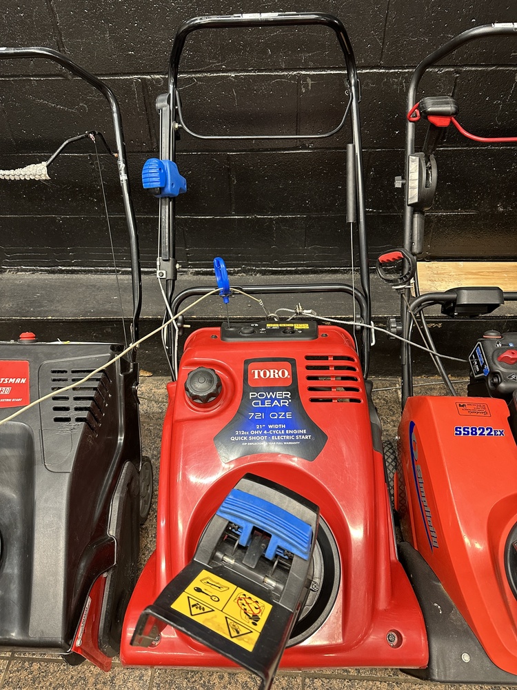 Toro Power Clear 21 in. 212 cc Single Stage Gas Snow Blower Electric ...